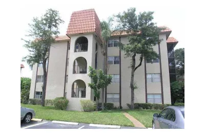 The Falls of Inverrary Lauderhill 45 Homes for Sale | Echo Fine Properties