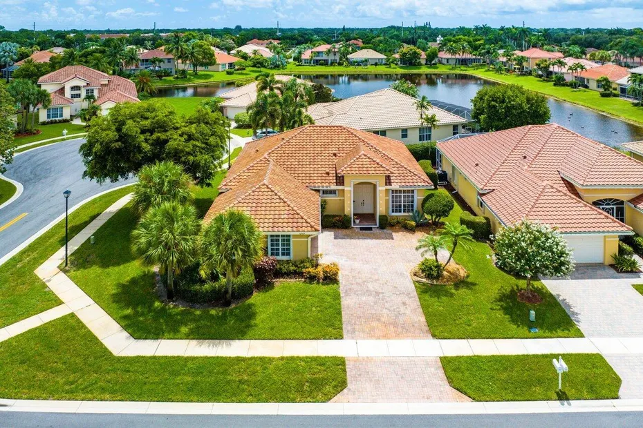 6605 Jog Palm Drive, Boynton Beach Sandhurst at Jog Estates | Echo Fine ...