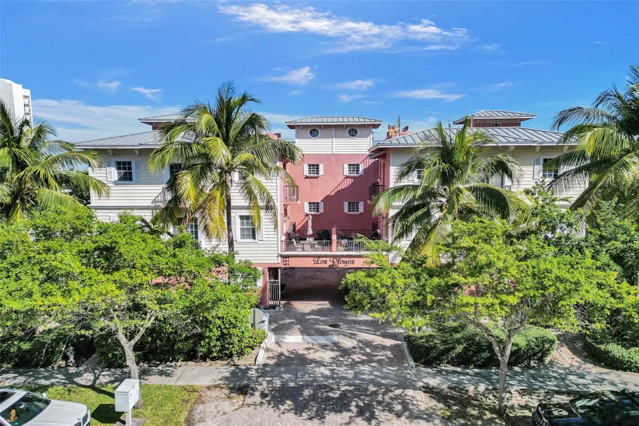 3213 NE 5th St #202, Pompano Beach Pompano Beach | Echo Fine Properties