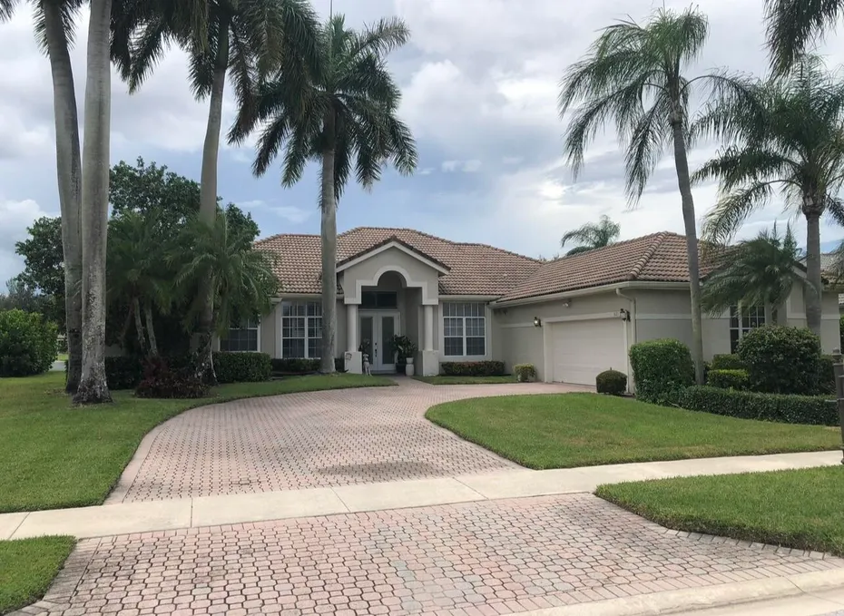 8121 Desmond Drive, Boynton Beach Aberdeen Golf & Country Club | Echo ...