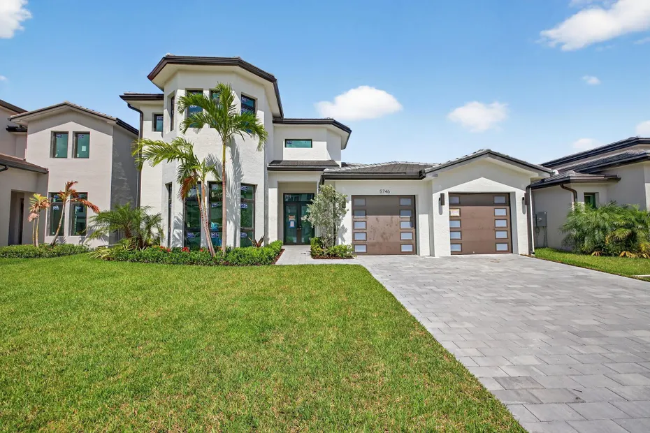 5746 Ashwood Circle W, Hollywood Hollywood | Echo Fine Properties