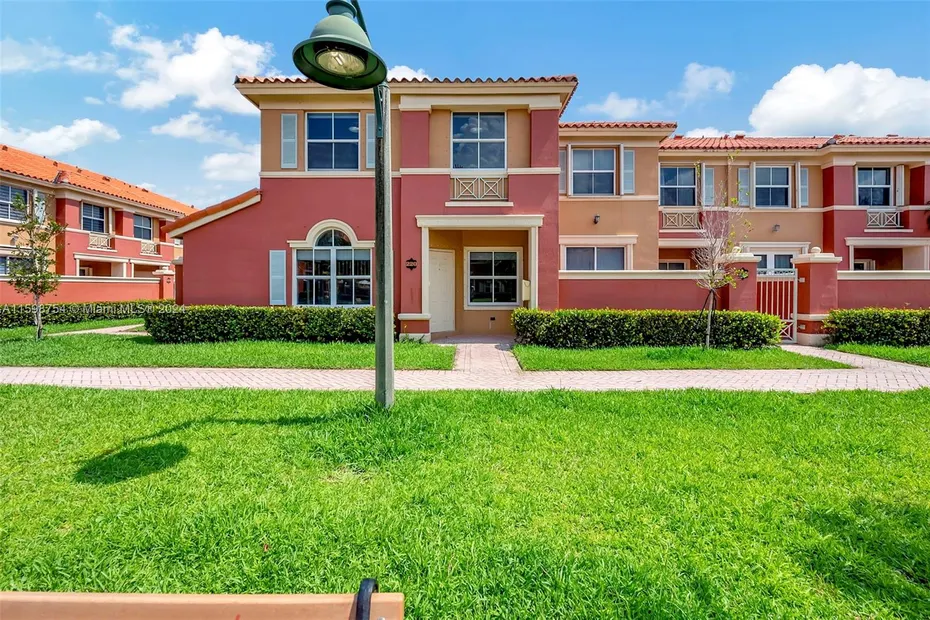 11438 NW 62nd Ter, Doral Doral | Echo Fine Properties
