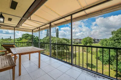 The Falls of Inverrary Lauderhill 47 Homes for Sale | Echo Fine Properties