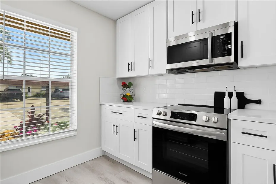 769 Nantucket Circle, Lake Worth Covered Bridge | Echo Fine Properties