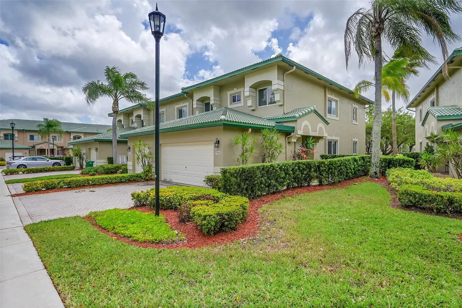 7921 Exeter Blvd, Tamarac Tamarac | Echo Fine Properties